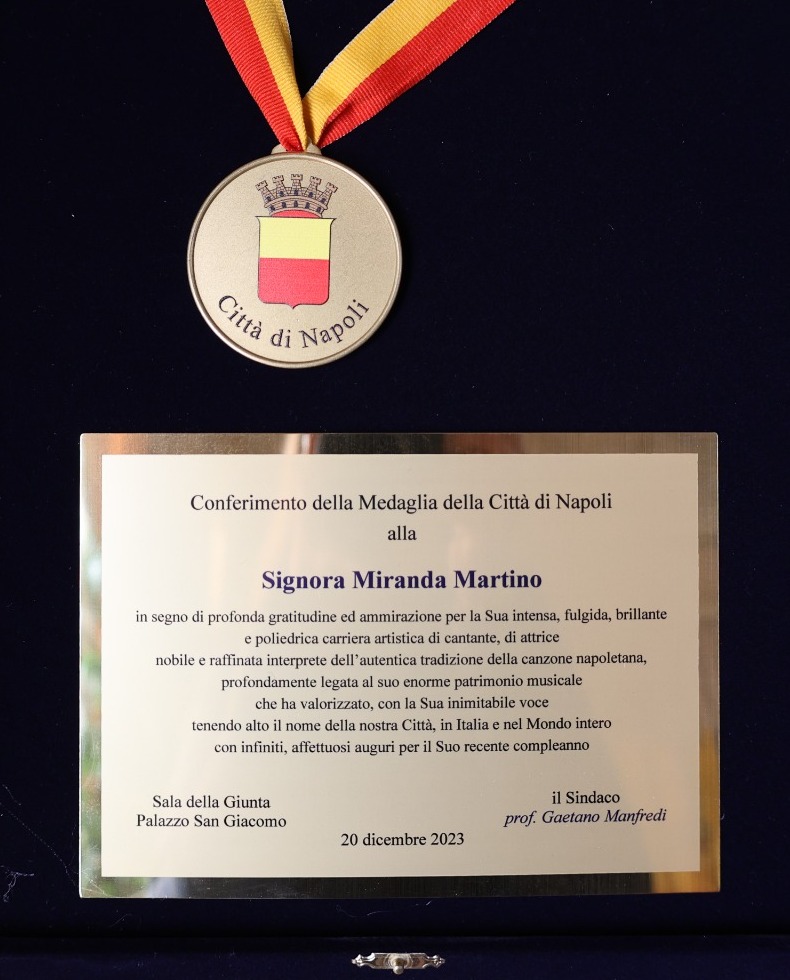 Napoli, la Medaglia della Città a Miranda Martino | Corriere.it