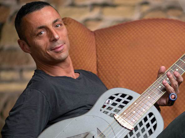 Alex Britti: il padre faceva il macellaio, è papà single, gli attacchi ...