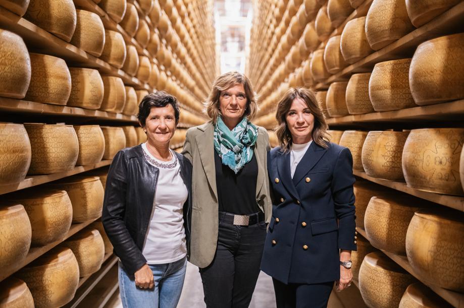 Il Grana Padano da record delle sorelle Conti: due generazioni di donne ...