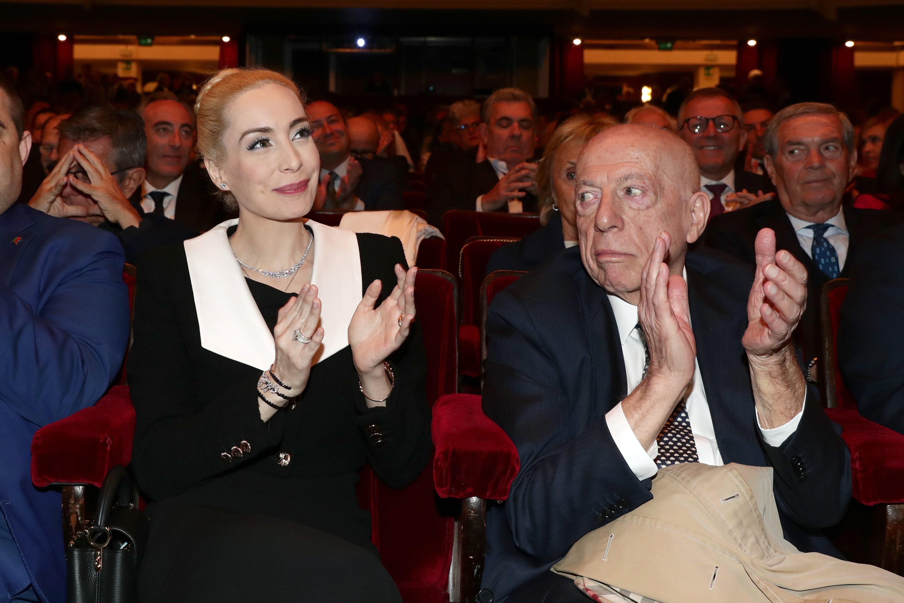 Europee, via alla corsa di Letizia Moratti (che balla sul palco con Ivana Spagna). E in platea ...