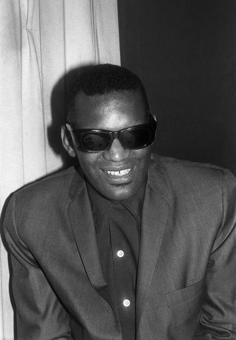 Ray Charles, 20 anni fa la morte: la scomparsa della madre e del ...