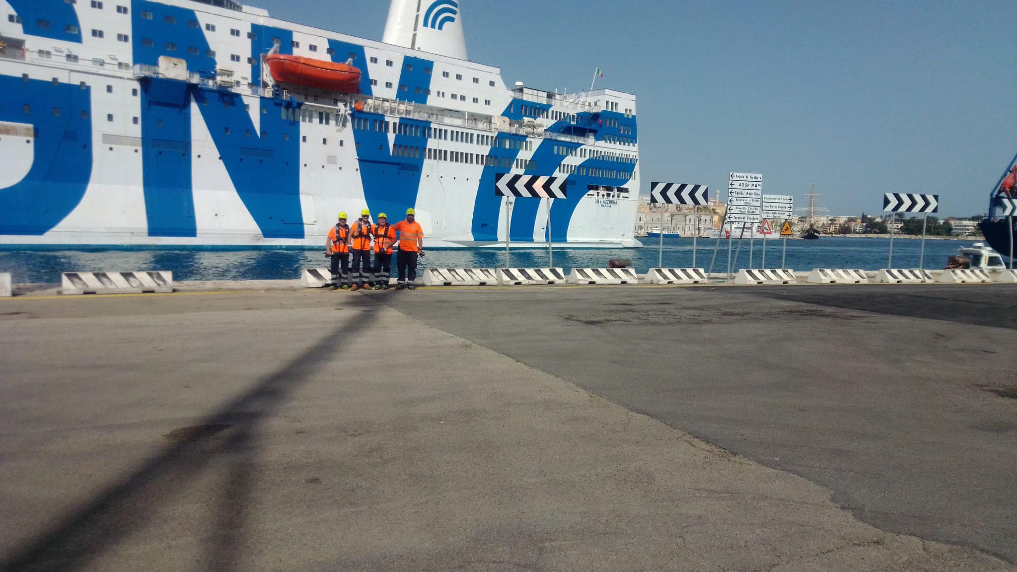 G7, blitz della polizia a Brindisi: sequestrata la nave fatiscente che doveva ospitare le forze ...