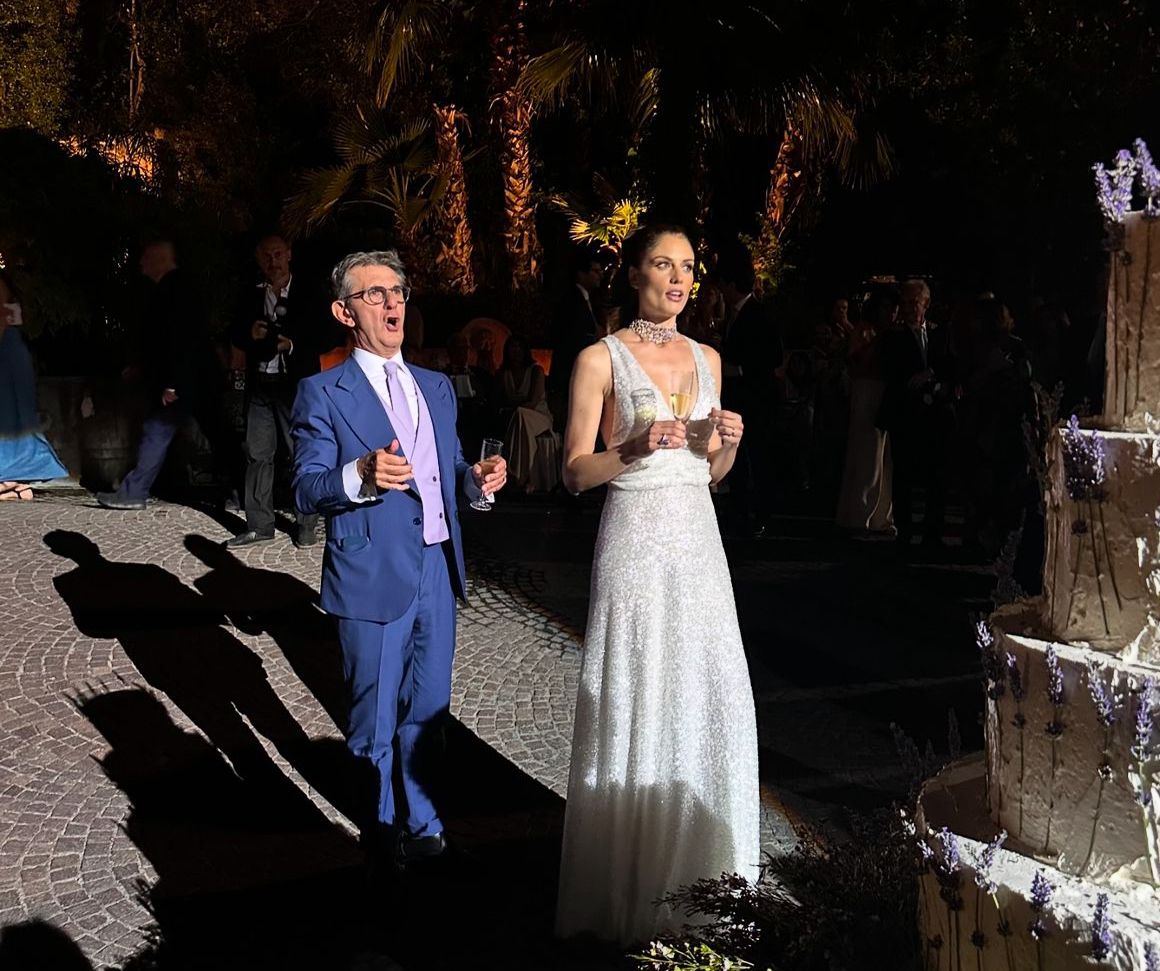 Daniela Ferolla e Vincenzo Novari sposi: nozze al castello con cambio d ...