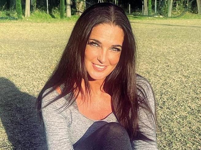 Alessia Merz compie 50 anni: quando fu scelta per «Jolly Blu» al posto ...