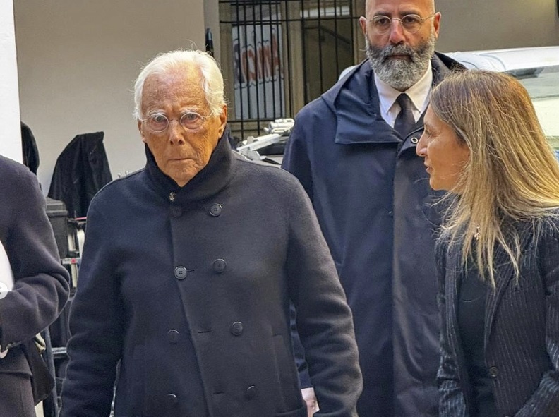 Giorgio Armani in visita alla Pinacoteca di Brera di Milano (e incontra Marco Bellocchio): le ...