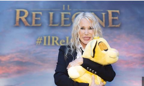 Ivana Spagna, 70 anni: un lungo amore, un matrimonio breve, un figlio ...