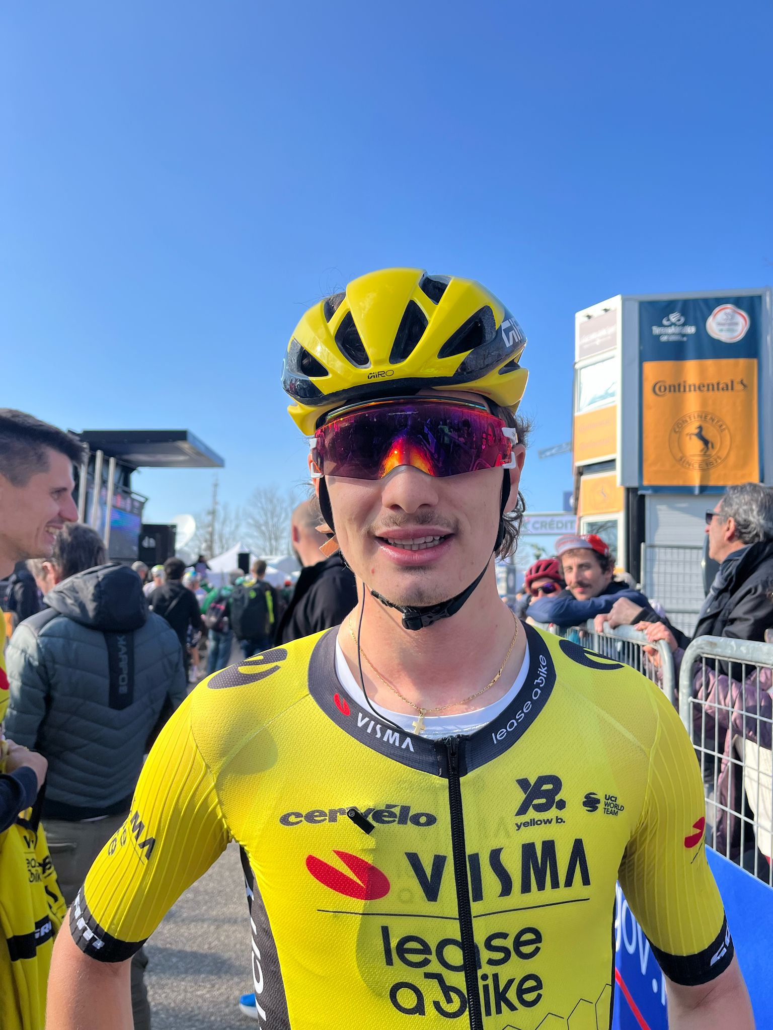 Isaac Del Toro vince in volata la Milano-Torino: «Il mio inchino al ...