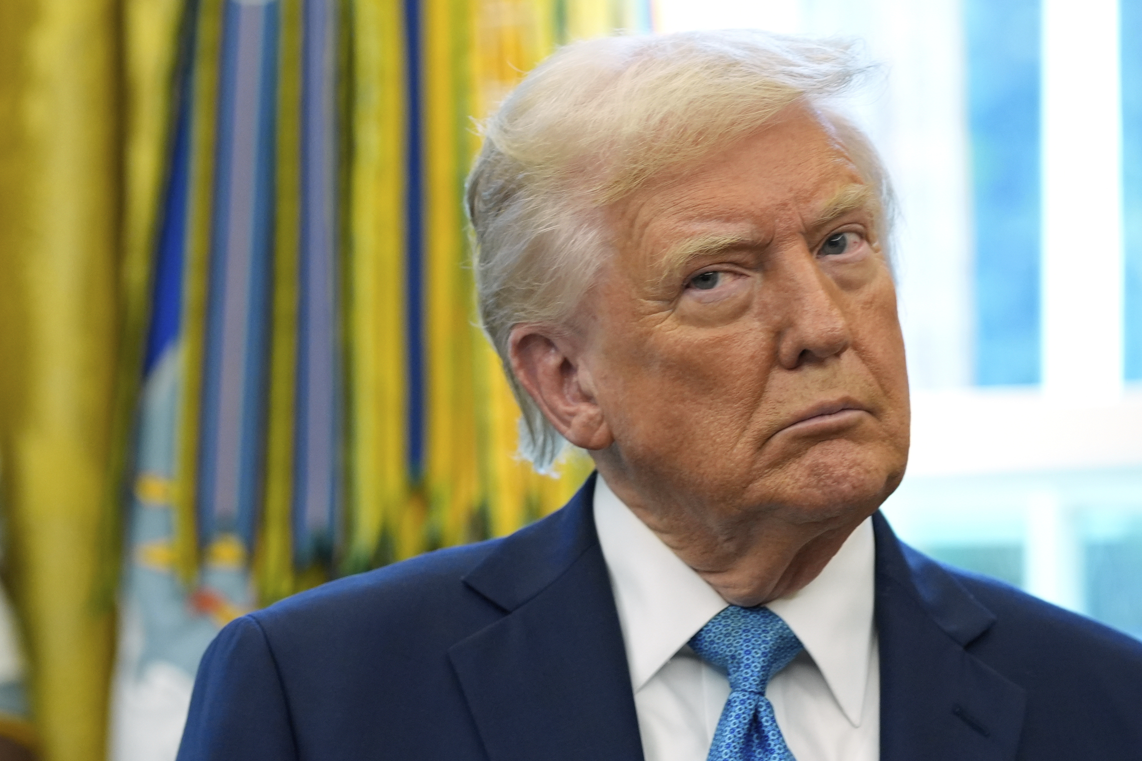 Il dominio del dollaro? Trump vuole blindarlo con la criptovaluta di un italiano: cos’è Tether e ...