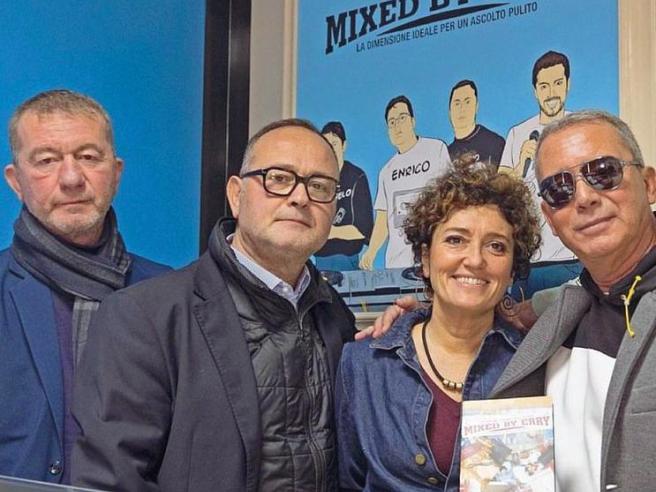 «Mixed By Erry» stasera in tv: la storia vera, cosa fanno oggi i ...