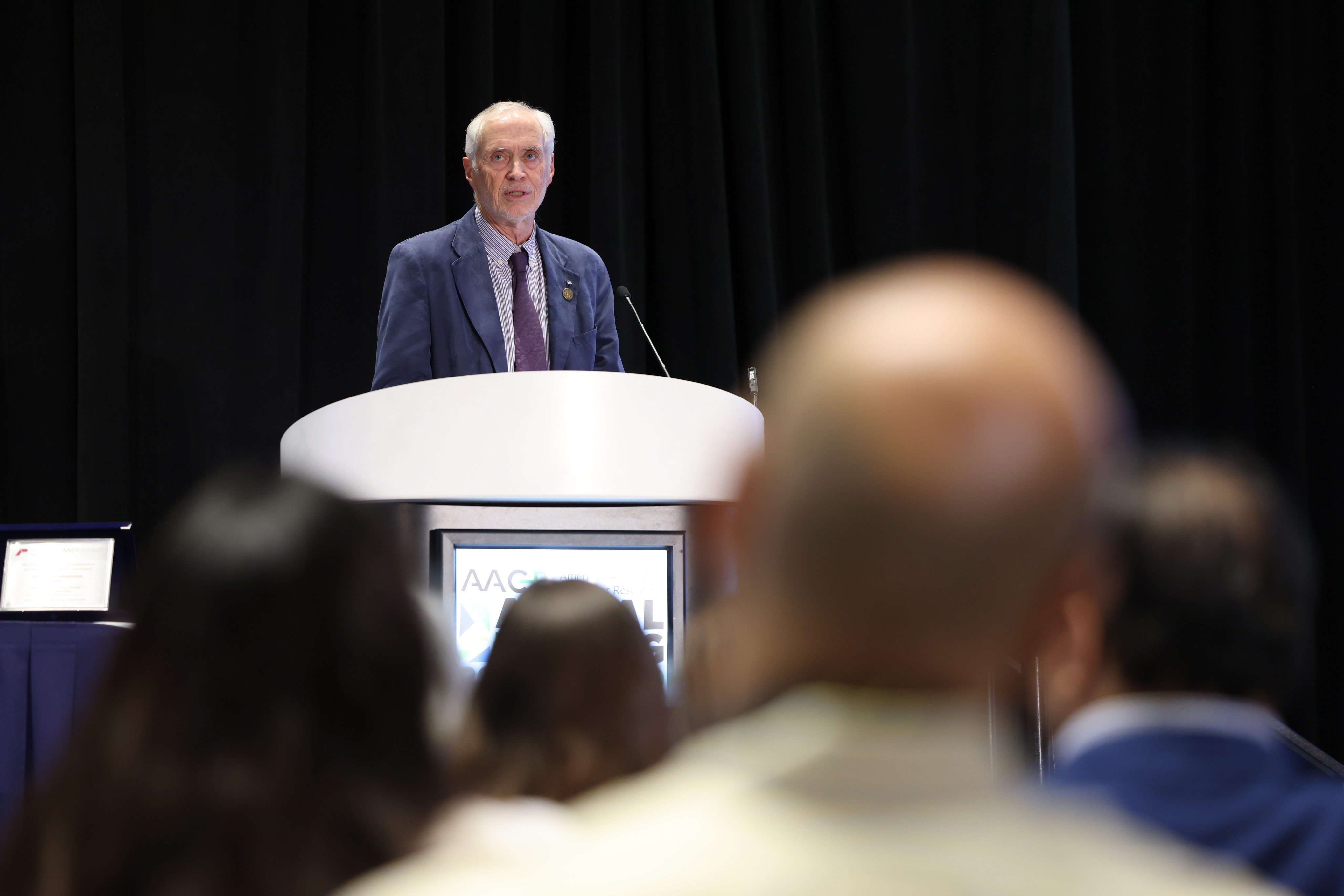 Premio Pezcoller 2025 per la ricerca sul cancro a Douglas Hanahan: ha ...