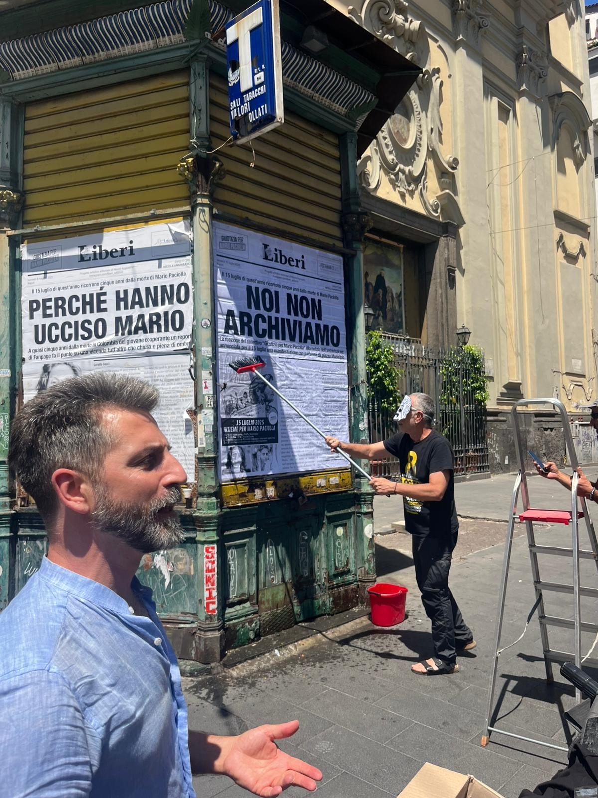 A Napoli una intera edicola per Mario Paciolla: «Noi non archiviamo ...