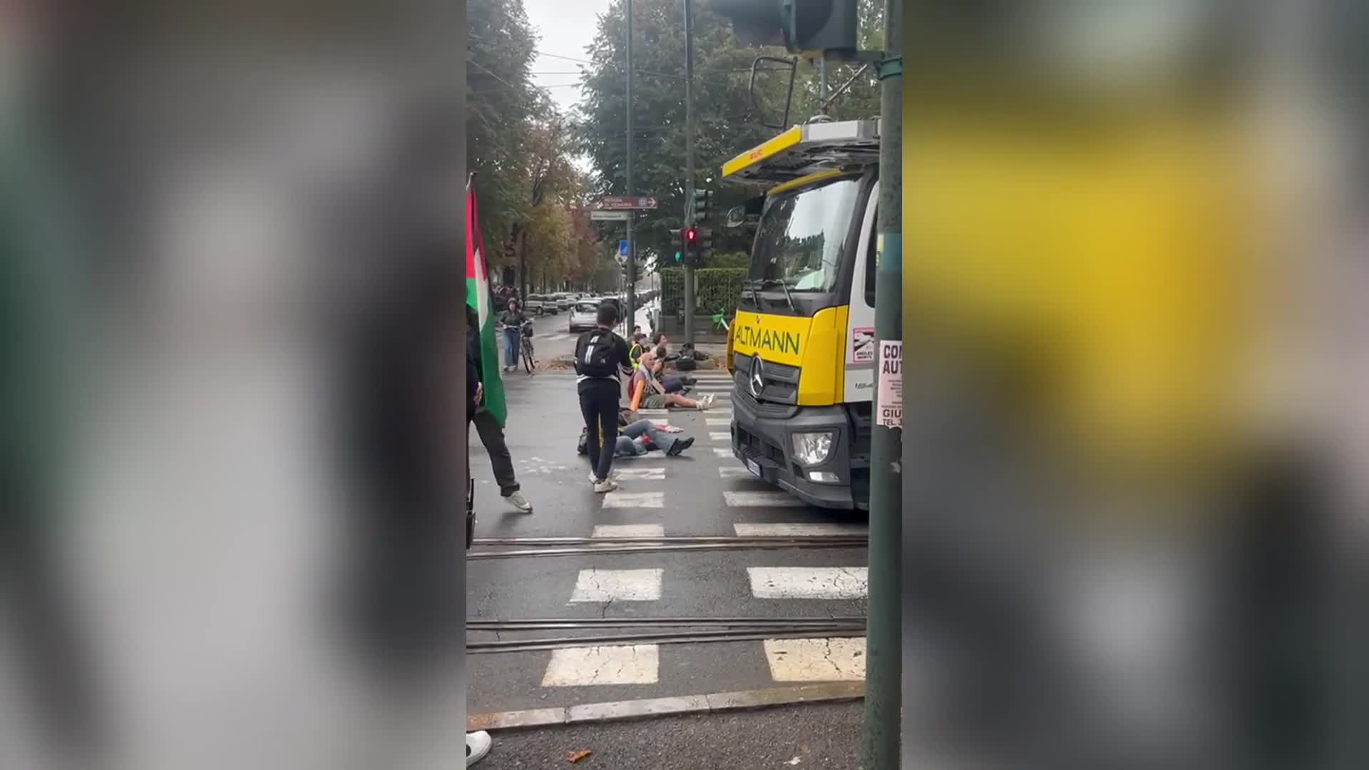 Sciopero per Gaza: dopo i blocchi su strade e binari un corteo di ...