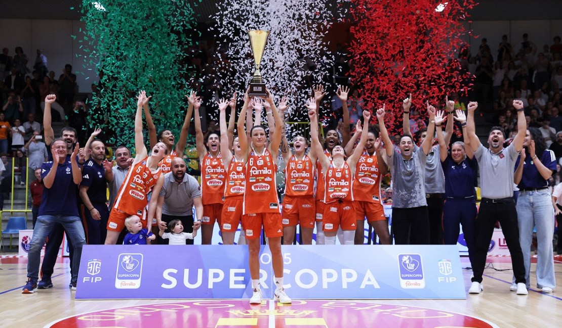 Famila Schio da record: vince la 14a Supercoppa. Il triplete domestico ...