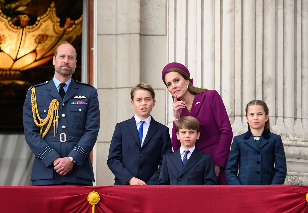 Kate Middleton, sorpresa per i figli: i tre bambini sul set della serie ...