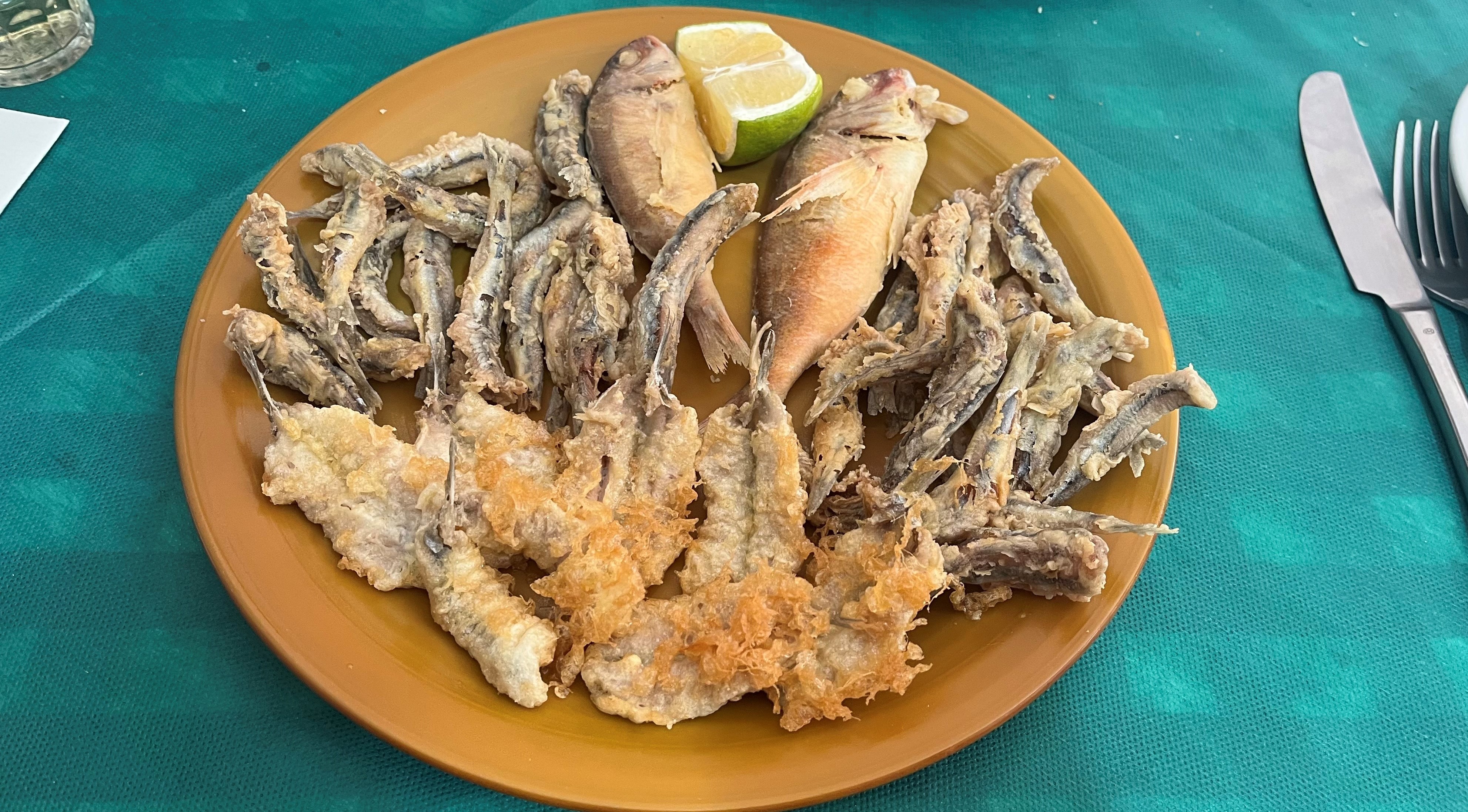 Vini (sfusi) e Cucina (casalinga): che buoni gli spaghetti con i lupini ...