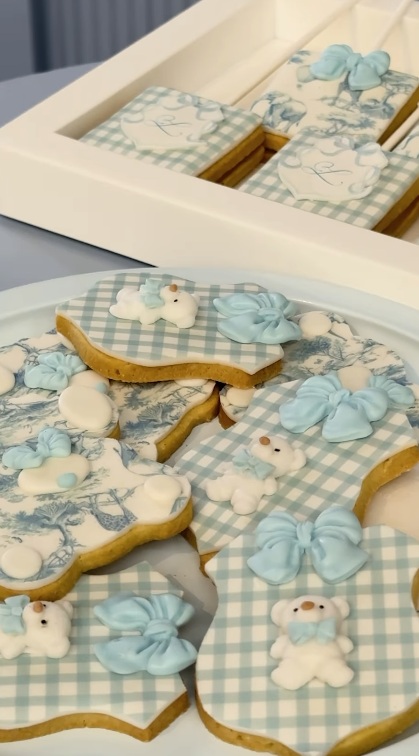 Sandro Tonali e la moglie Giulia, il baby shower (deluxe) a Milano per ...