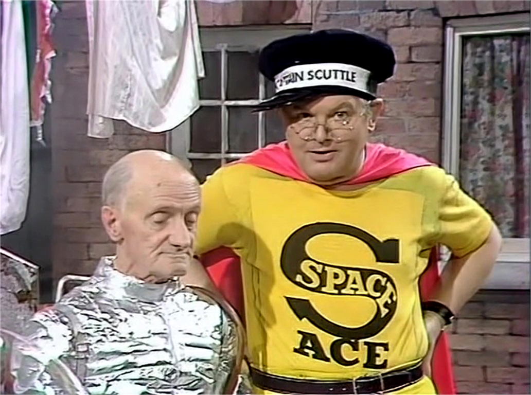 Benny Hill: le origini del nome d'arte, Michael Jackson era un suo fan ...